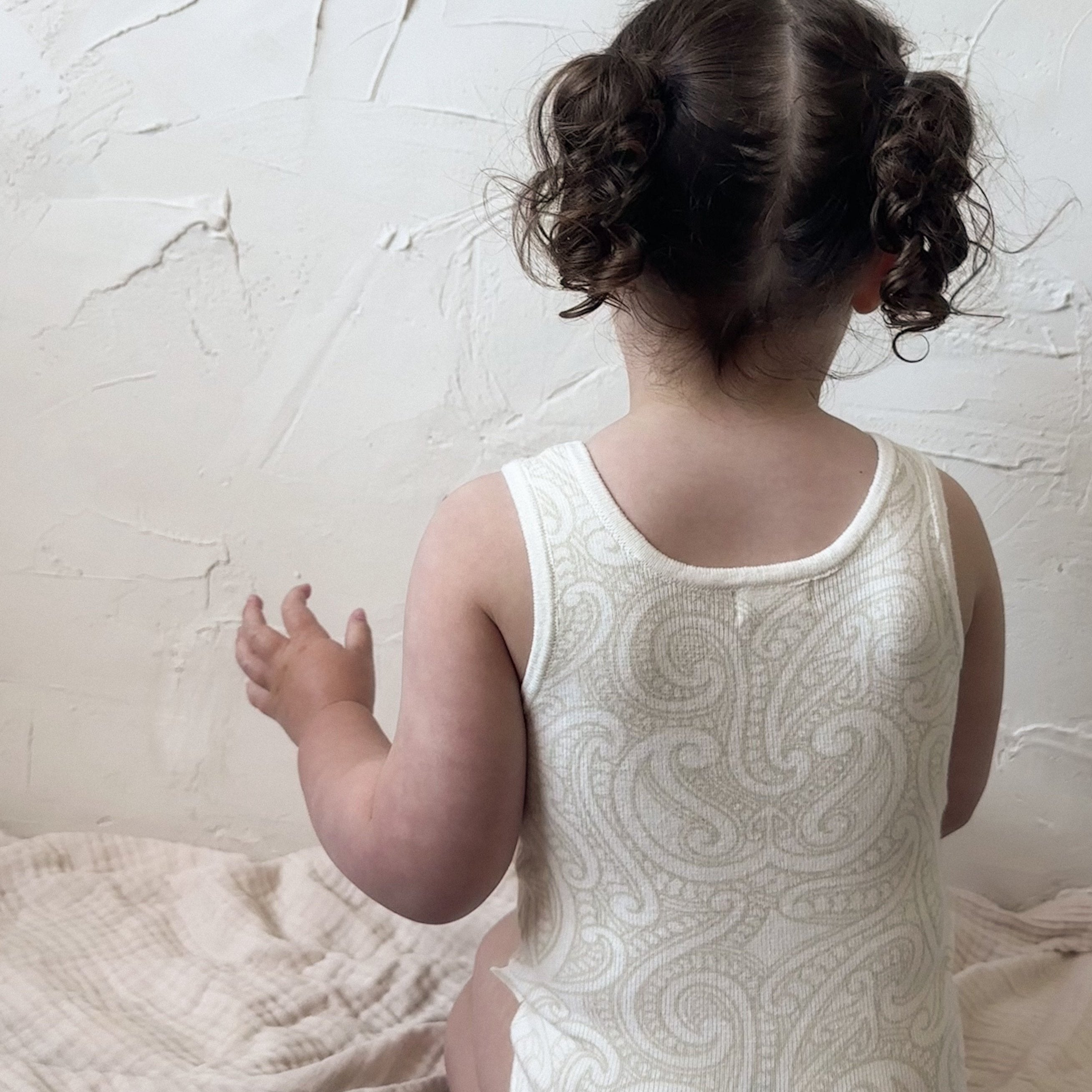 Basics ribbed knit singlet bodysuit - The wolf- oat milk – AwaMae